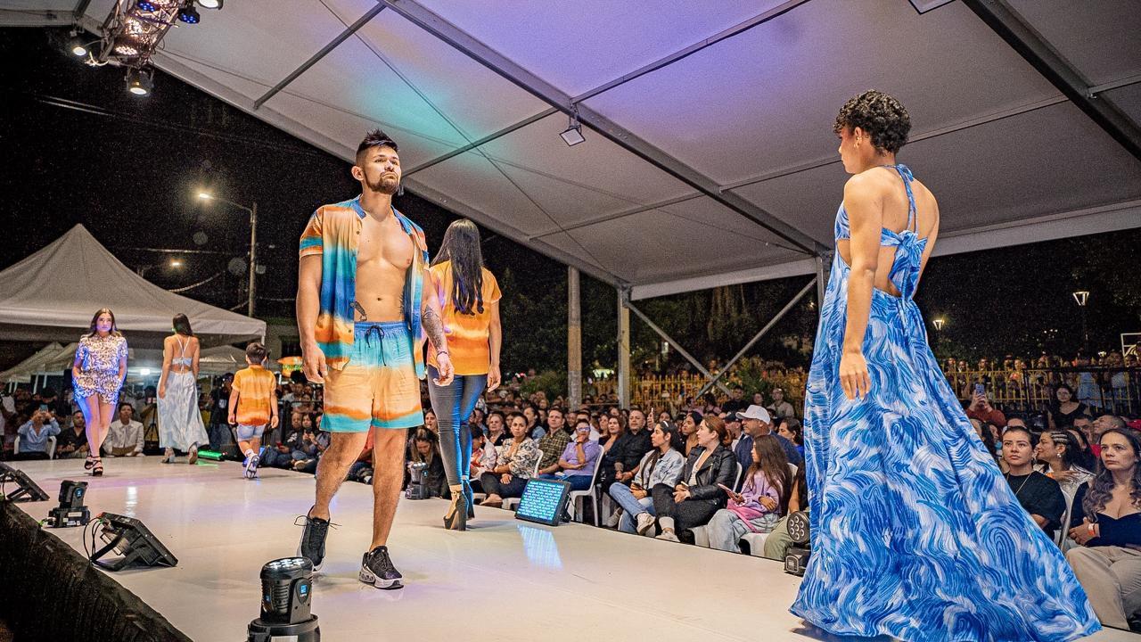 Gobierno de Caldas - El talento textil de Riosucio deslumbró en la 6 ...